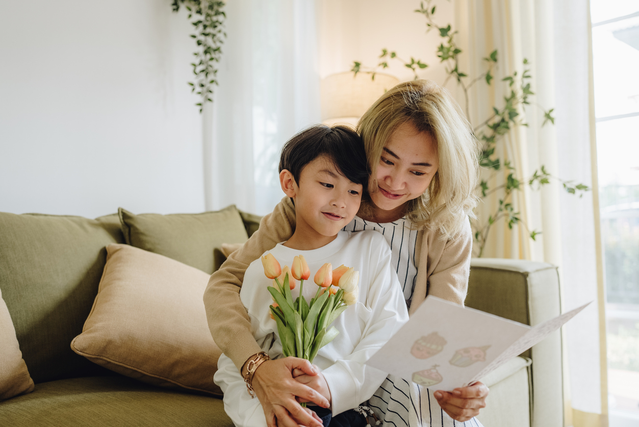 Meaningful Mother’s Day Art Project Ideas Kids Can Make - Art to Remember